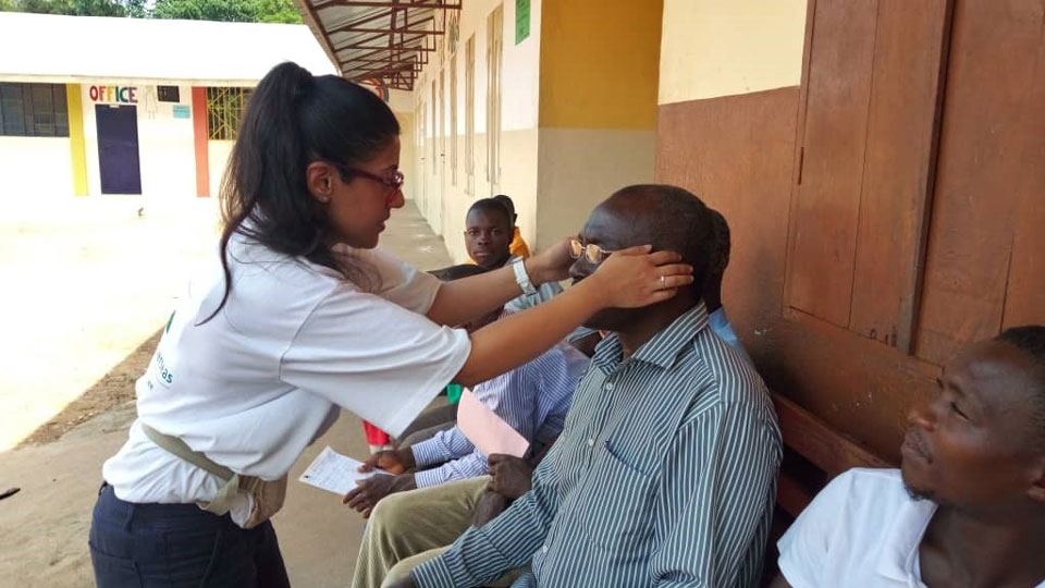 Optometrist provides over 1000 sights test during Vision Aid Overseas trip