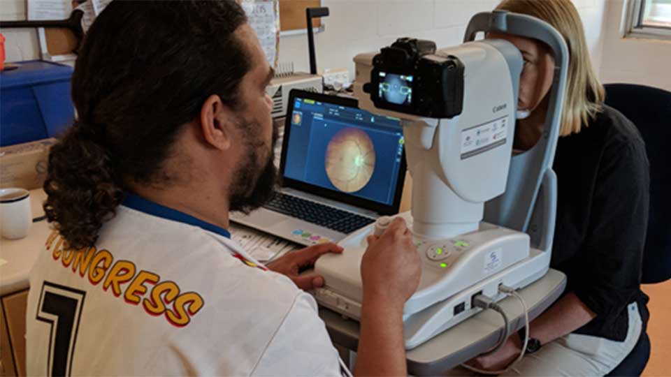 Government extends support of eye health screening programme in Australia