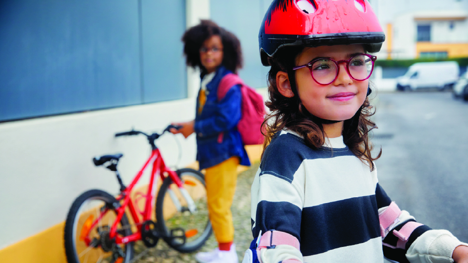 Contrast-based myopia control spectacle lenses slow myopia progression ...